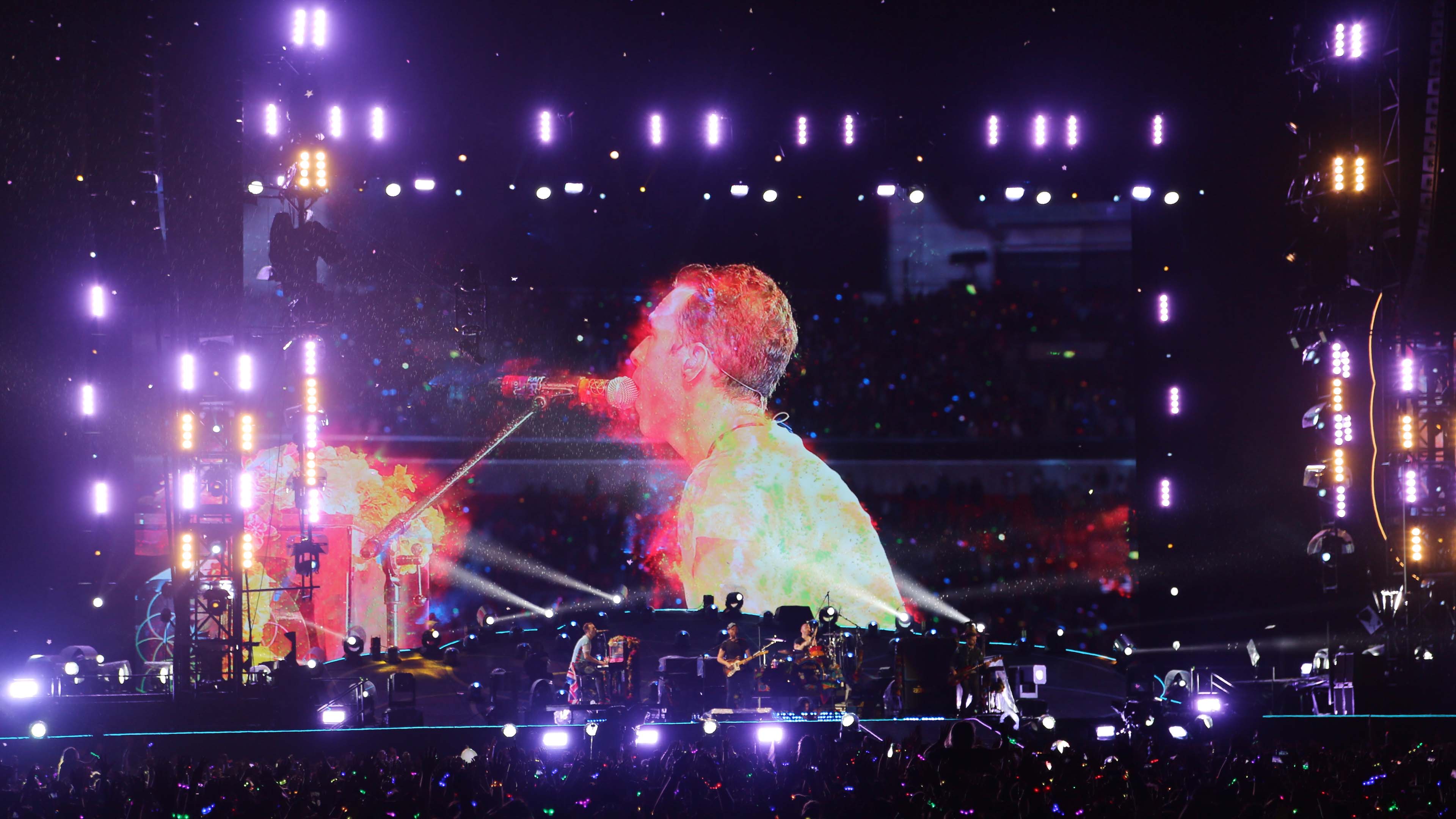 AC-ET supplies ProLights LED Fixtures for Coldplay Tour | Prolights