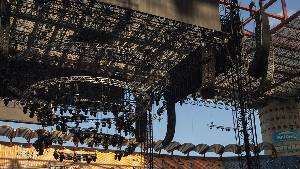 Halupix e Arenacob4 per La Finale tra J Ax e Fedez | Prolights