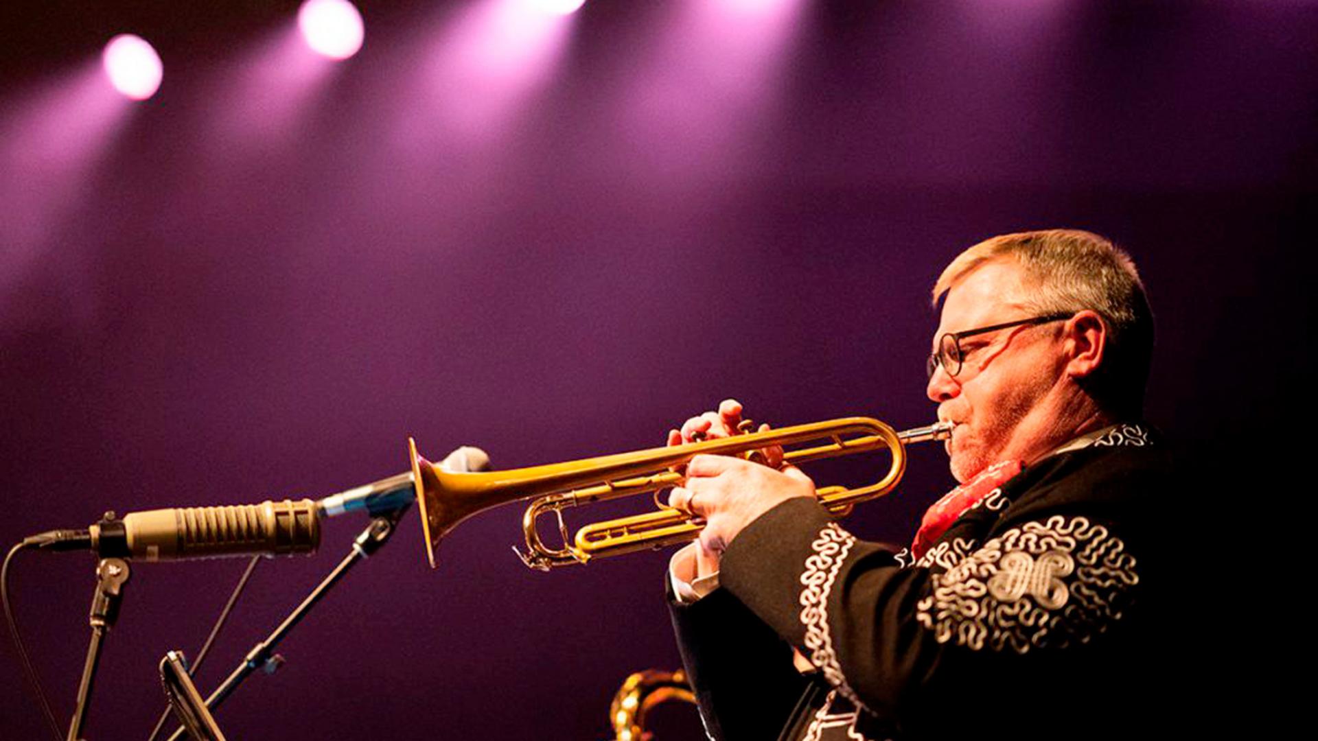 PROLIGHTS VersaPar illumina lo Street Theatre | Prolights