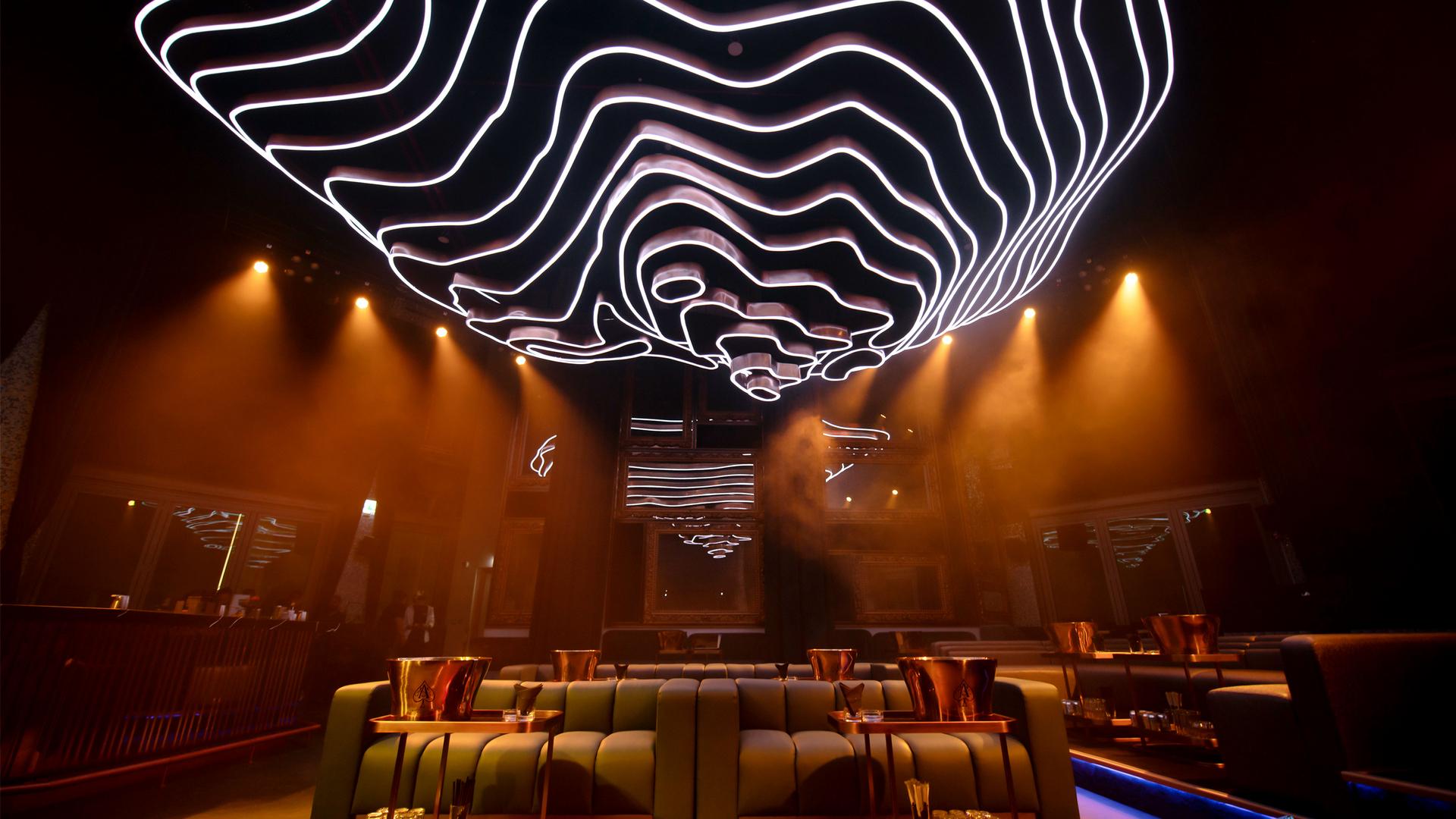 PROLIGHTS illumina il Privilege Club di Dubai con un'illuminazione ...