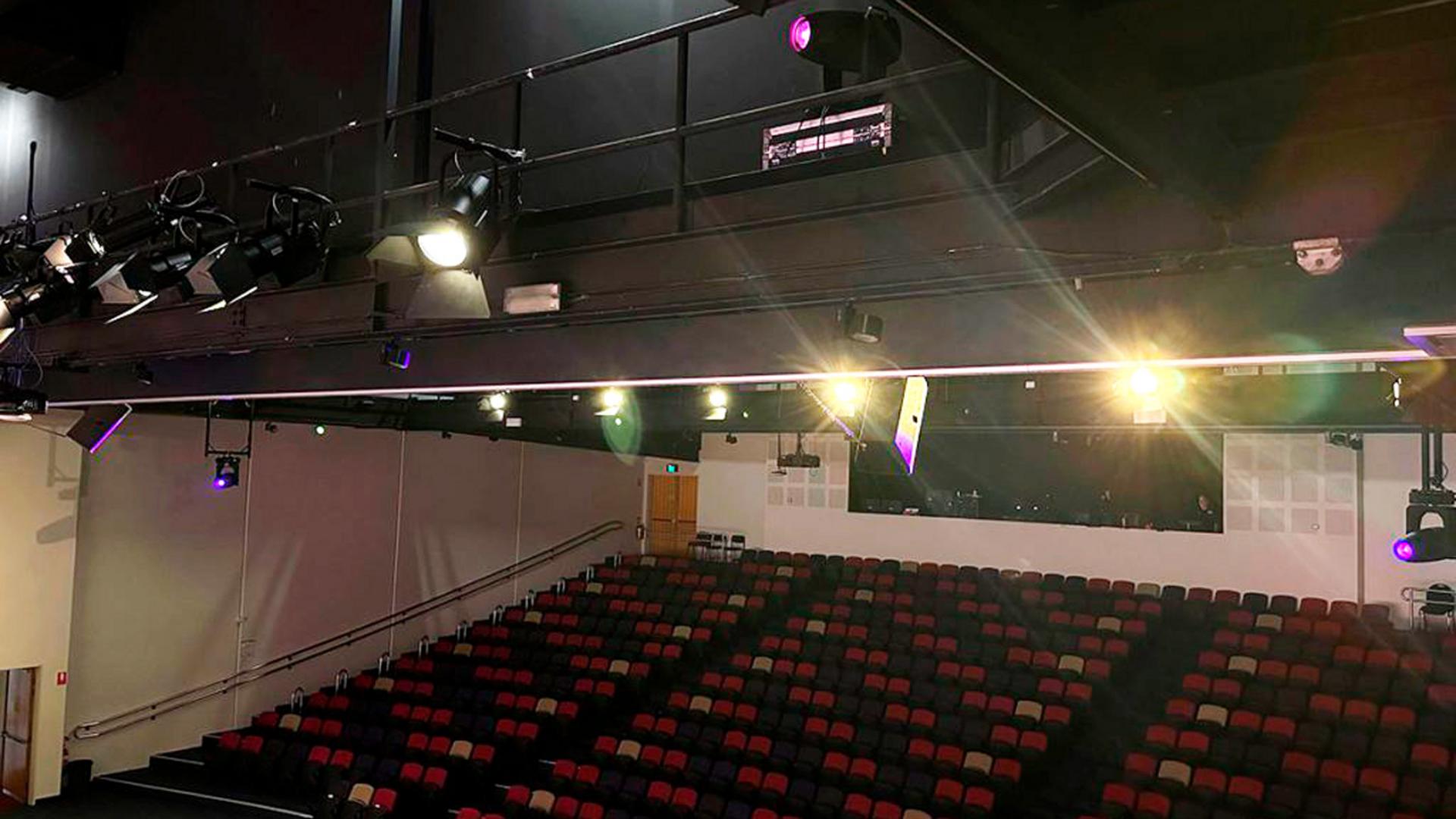 L'Auditorium del Cannon Hill Anglican College risplende con i Fresn...