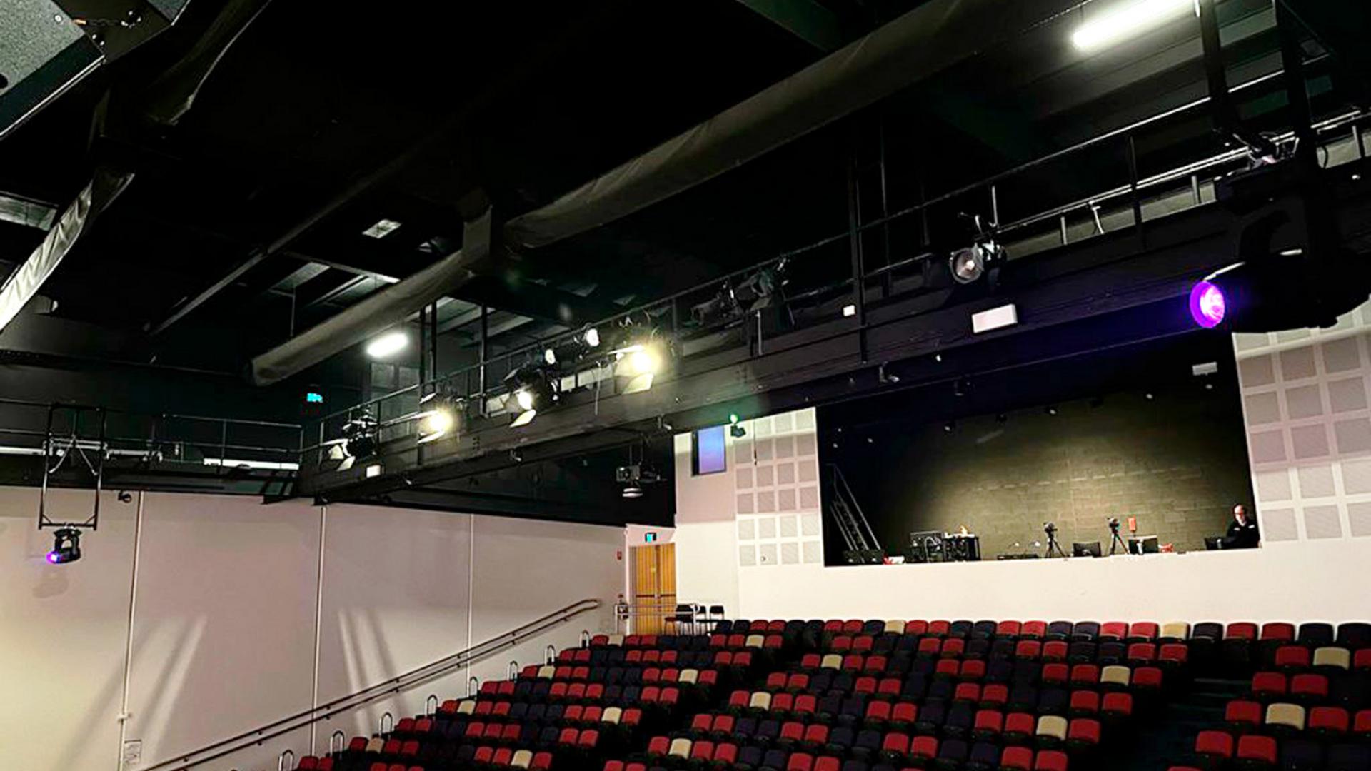 L'Auditorium del Cannon Hill Anglican College risplende con i Fresn...